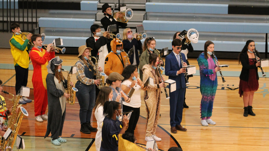 Band members eagerly anticipate this year's Costume Concert | Lansing ...